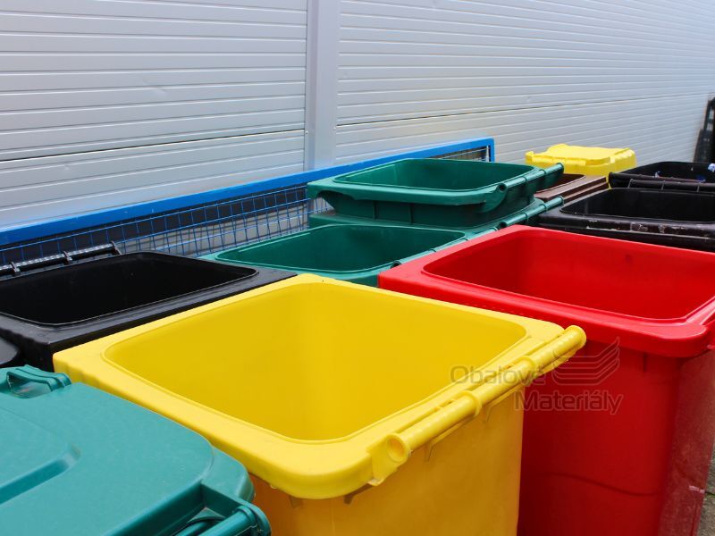 POŠKOZENÁ popelnice, objem 240 l - Obalové Materiály